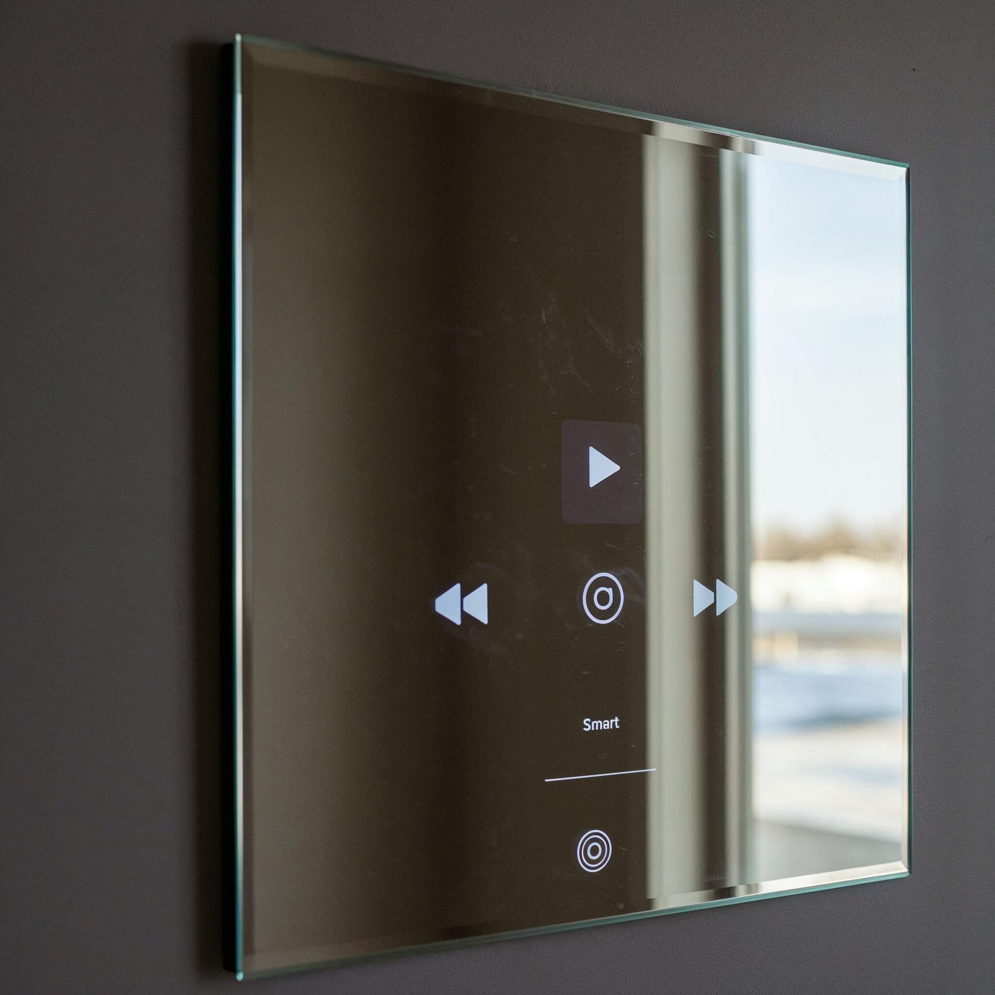 Android-Based Interactive Mirrors - Interactive Mirror
